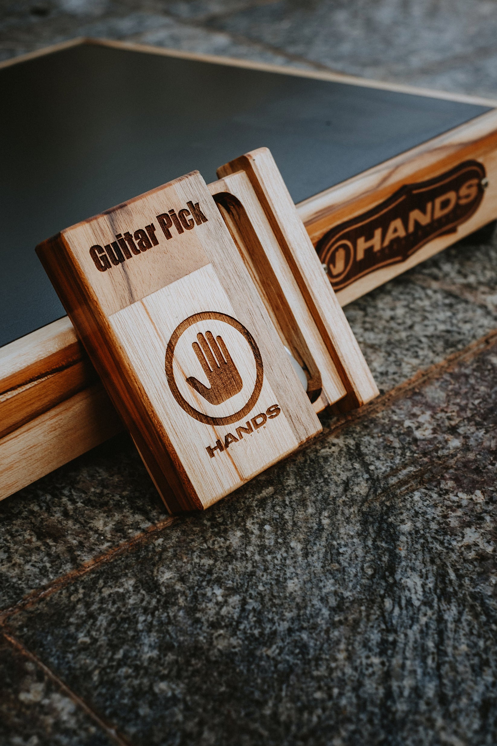 Guitar Pick – Hands Custom